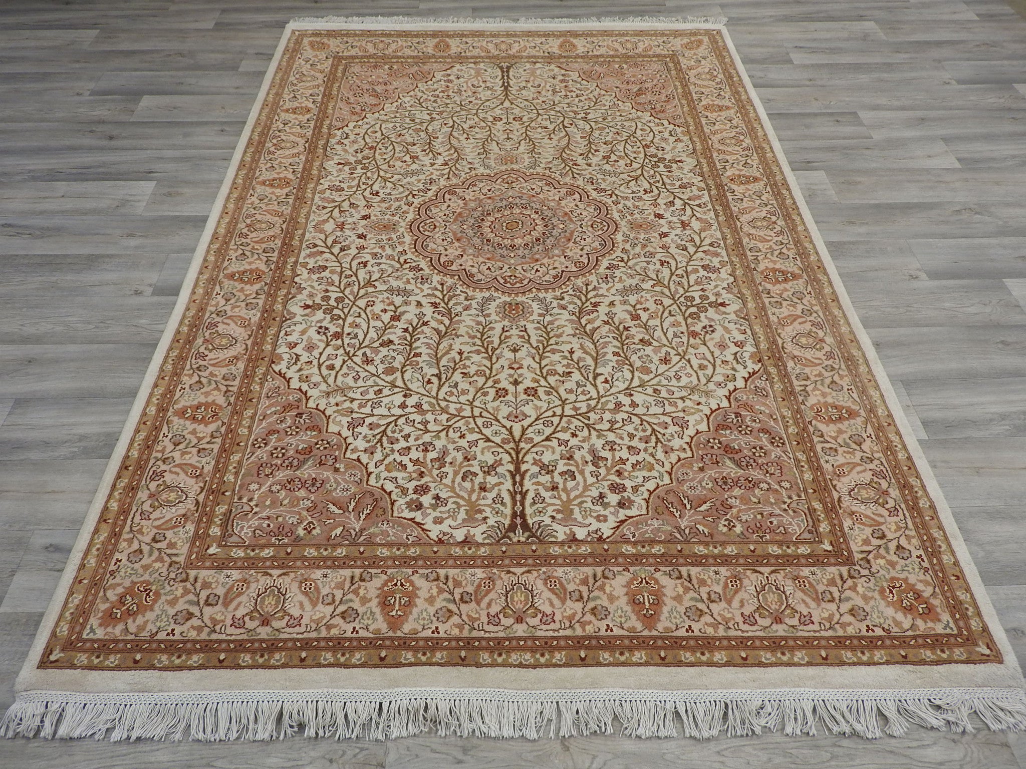 Silk Rug : Hand Made Stylish Silk Rugs Online — Rugs Direct
