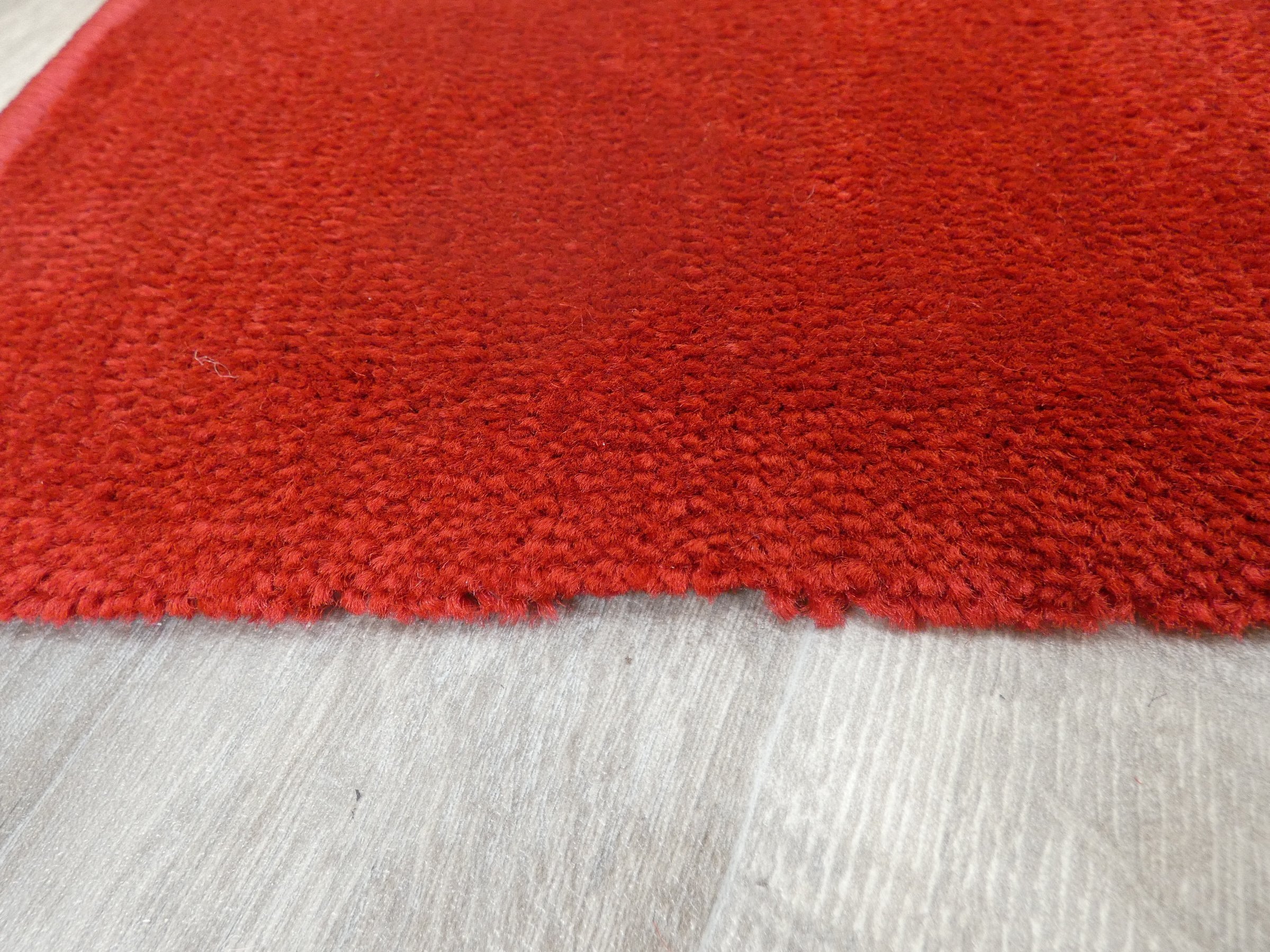 Non Slip Rubber Back Celebrity Red Carpet Runner 100cm Wide x Cut To O ...